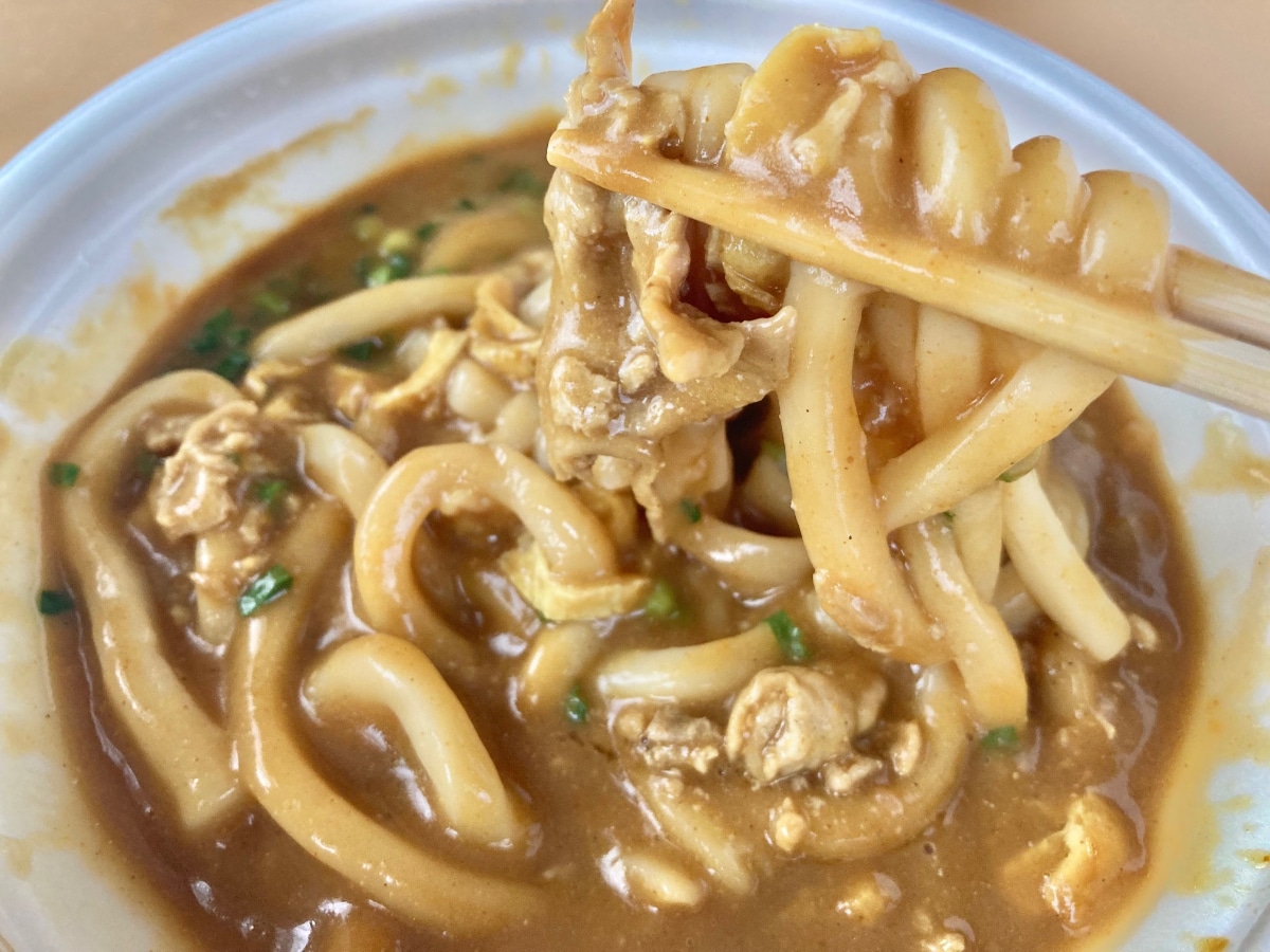 柔らかいうどんと濃厚なスープが印象的！【ローソン】スパイシー＆だしの旨味しっかりのカレーうどん | ママテナ